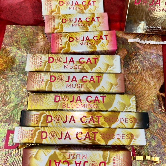 BH Cosmetics | Makeup | Htf Bh Cosmetics X Doja Cat Mega Set W Gold Bag ...
